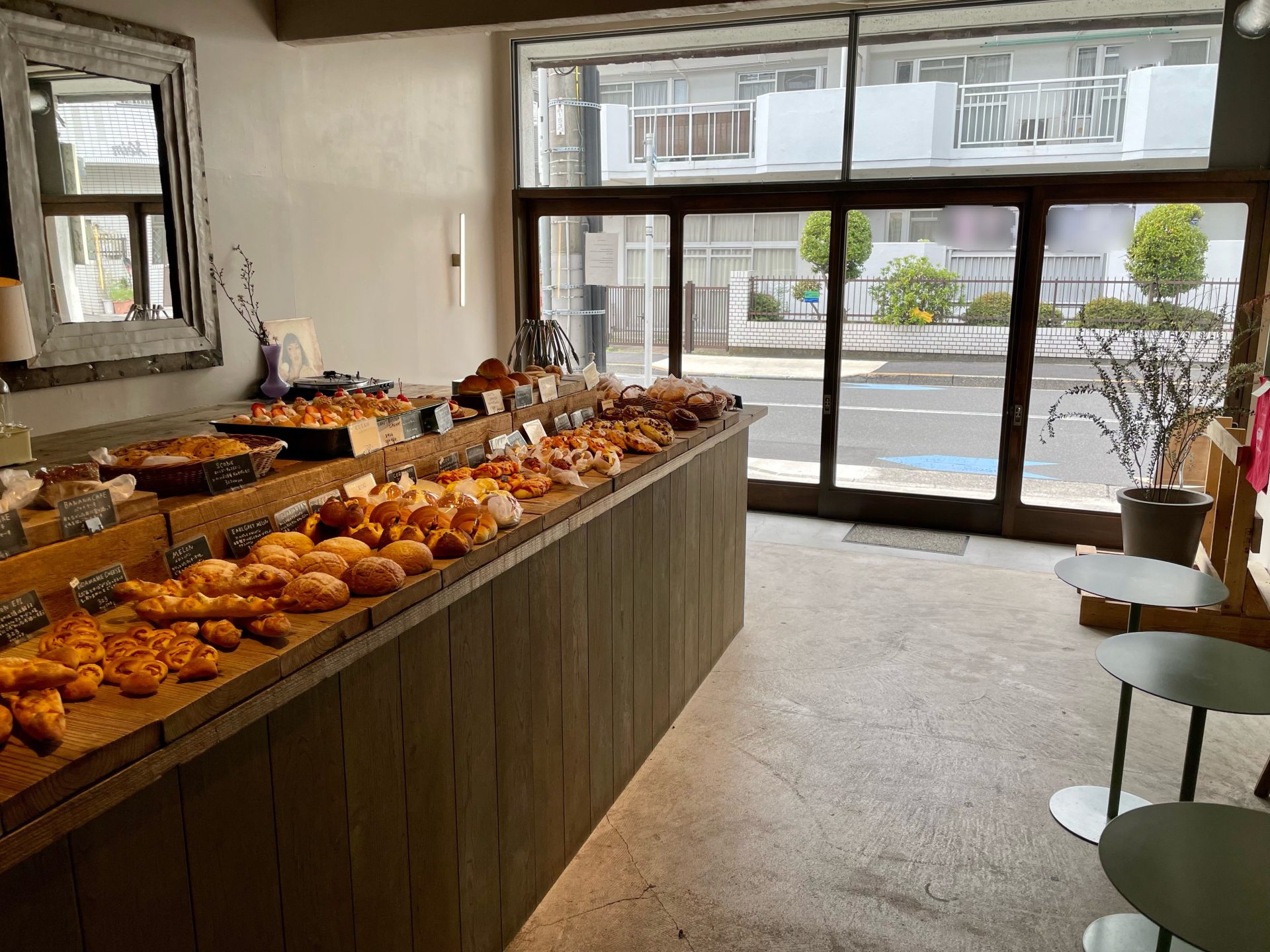 森下｜どこか懐かしさを感じる隠れ家的ベーカリーカフェ「chigaya morishita」 | Co-sodate